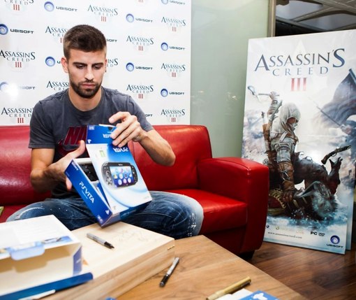 FC Barcelone: Piqué se mue à son tour en Assassin's Creed