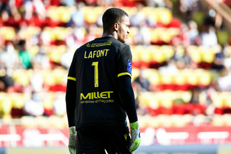FC Nantes : Le convoité Alban Lafont (re)change d'agent