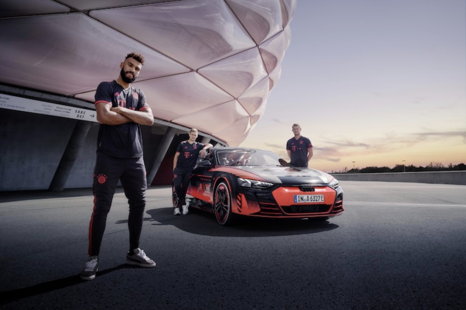Un concept car RS e-tron GT FC Bayern pour les 20 ans du sponsoring d'Audi