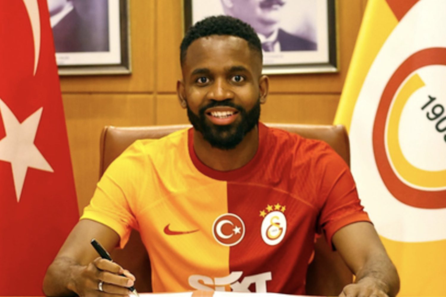 Salaire, contrat, ce que Cédric Bakambu a signé avec Galatasaray