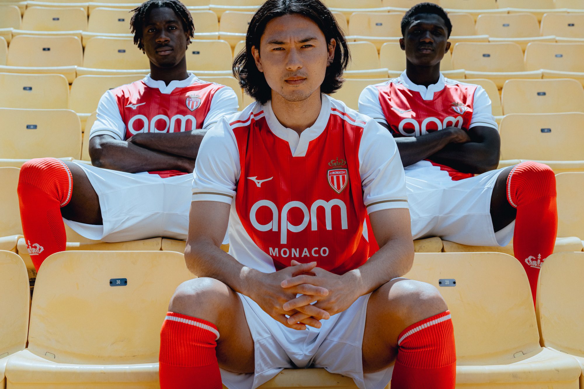 AS Monaco. Le maillot domicile 2025-2026 dévoilé. Le 1er signé Mizuno
