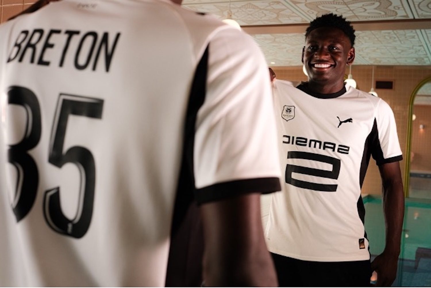 Stade Rennais. Hommage à la Bretagne, le nouveau maillot extérieur dévoilé